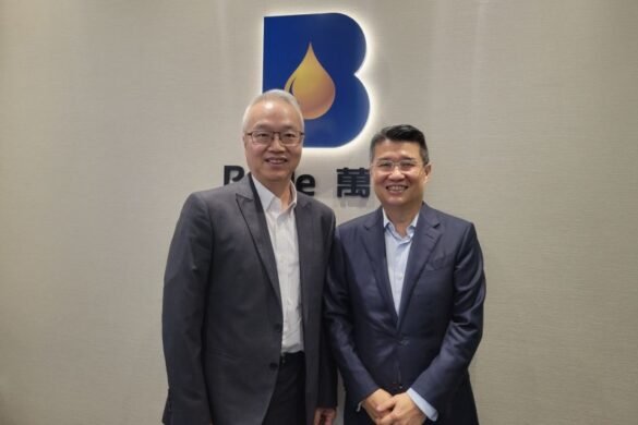 Crowley and Shell Celebrate Christening of U.S. Largest LNG Bunker Barge