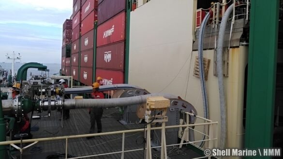 Shell Marine Marks Milestone, First LNG Bunkering for HMM Sky in Singapore